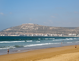 Plage à Agadir-Taghazout | Office National Marocain du Tourisme